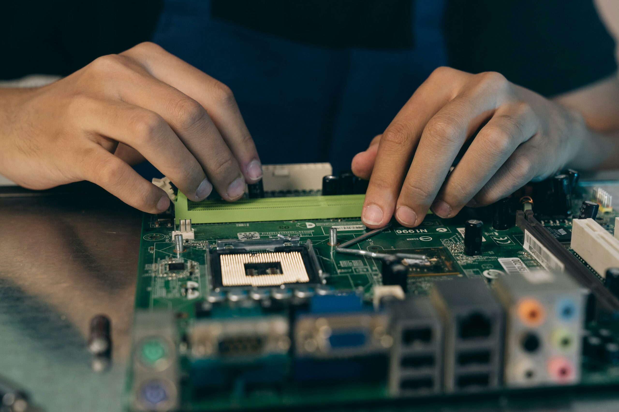 Pros and Prices: Best Computer Repair Shops Across Plano - Pathepic